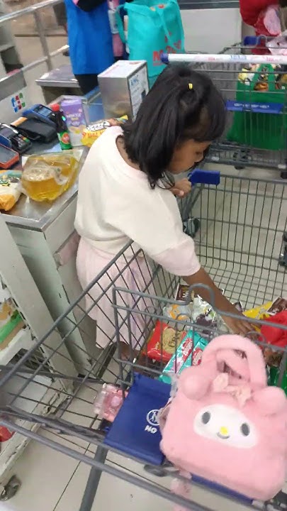 Eta Bantu Mama Belanja #herijefam - YouTube