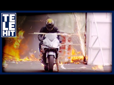 Incógnito: ¡Aarón Díaz atraviesa pared en llamas! | Volados VIP | Telehit