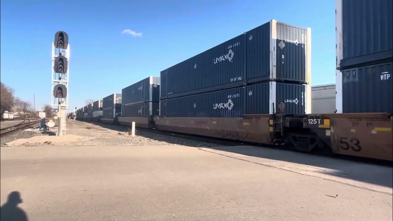 CSX I131 at Muncie Indiana - YouTube