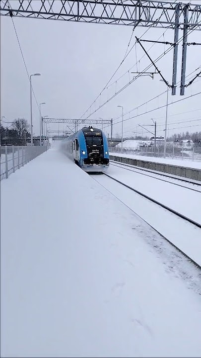 Elf 2 i z pięknej zadymy wyjeżdża jamnik ET41-005 #pkp #train #kolej - YouTube