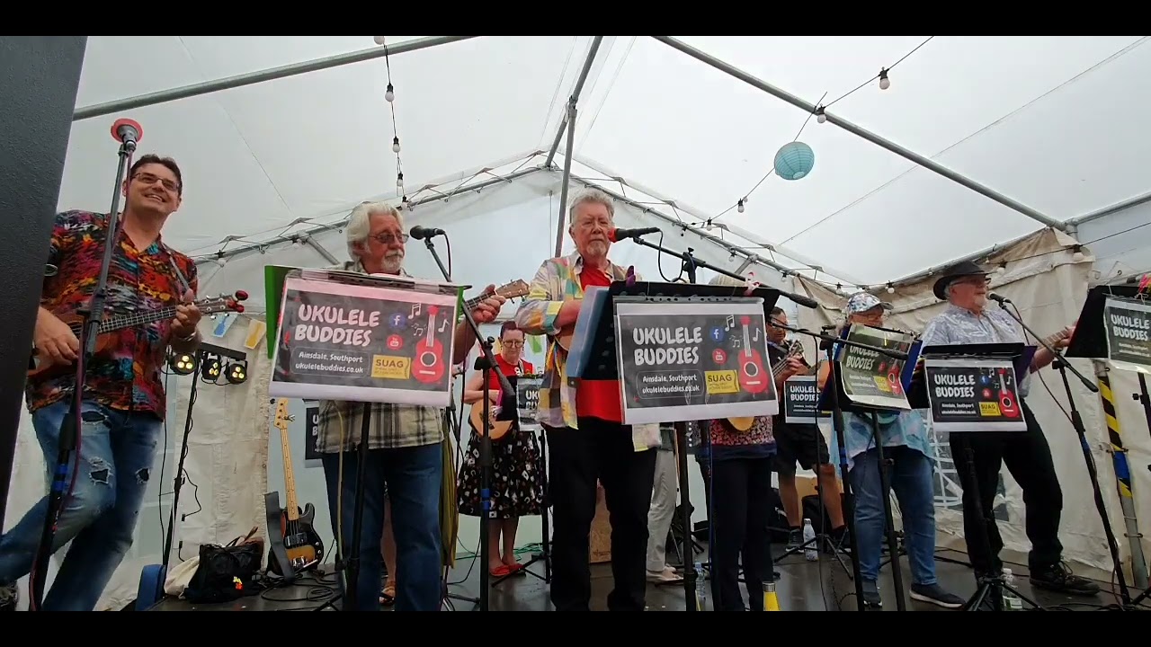 Ukulele Buddies Twist and Shout meets La Bamba BUFF 20 8 22 - YouTube