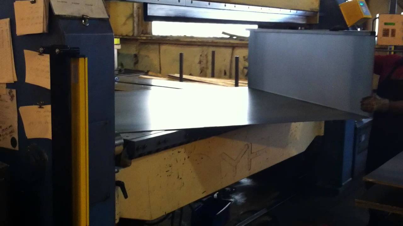JM Engineering Merlin 3000 light curtain installed on a CNC folding ...
