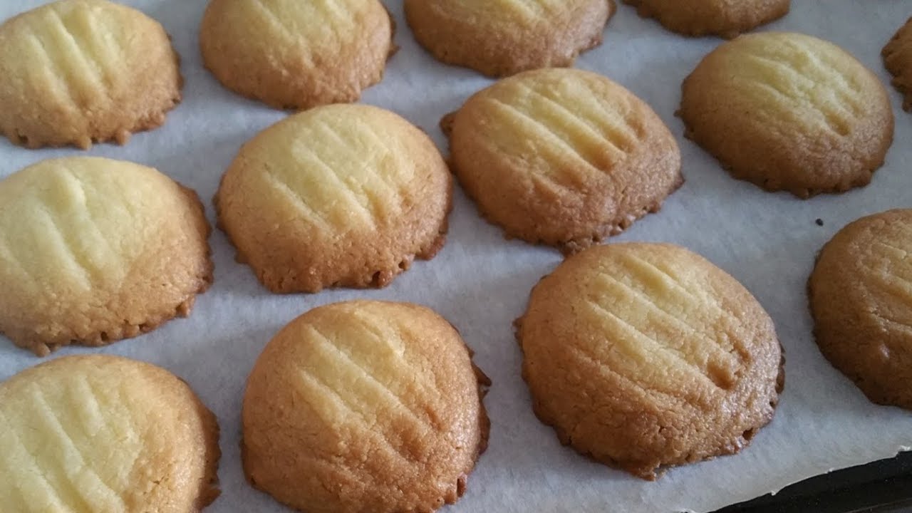 How to bake simple butter cookies - YouTube