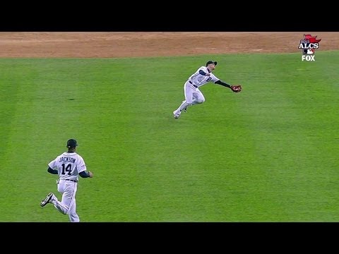 Iglesias makes incredible play to rob Ortiz