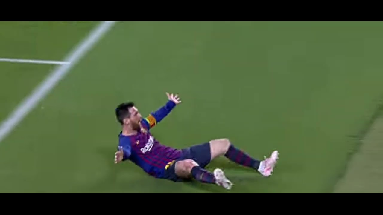 MESSI FREE KICK VS LIVERPOOL - YouTube