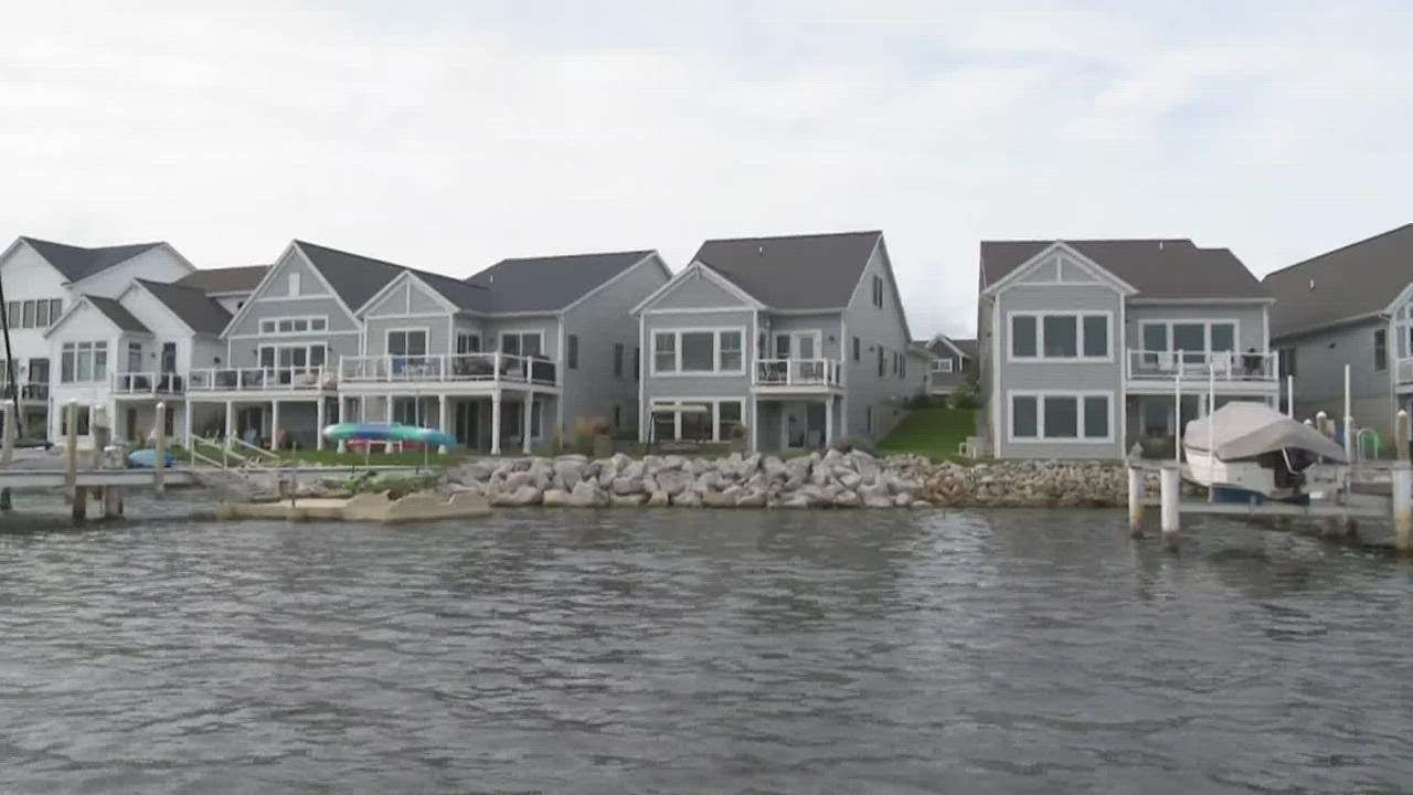 Terrace Point Landing on Muskegon Lake reaching the finish line - YouTube