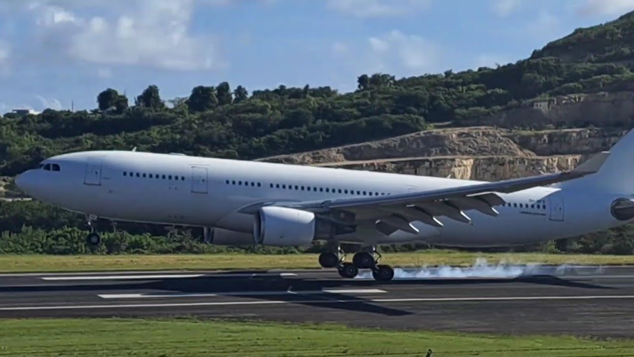 Saturday Afternoon Rush; Planespotting in ANU - YouTube
