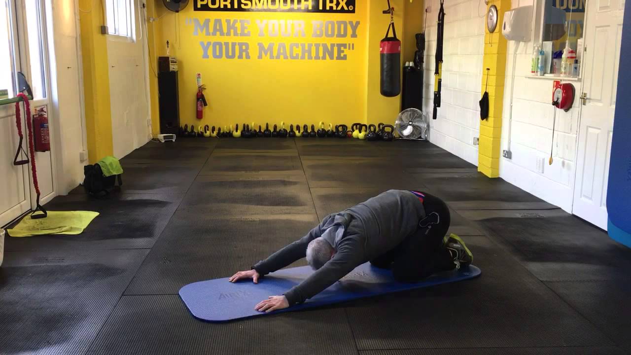Modified press-up to lat stretch - YouTube