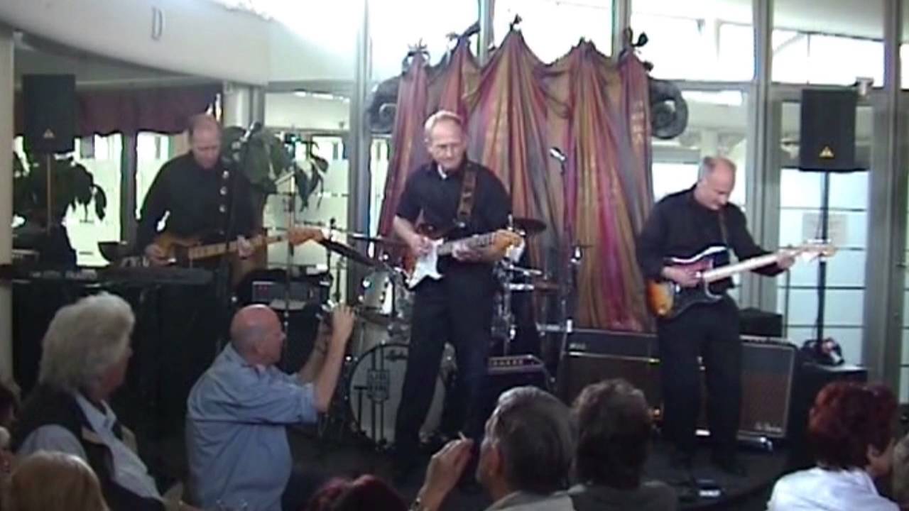 Just 4 Fun live 2004 The Lost City - YouTube