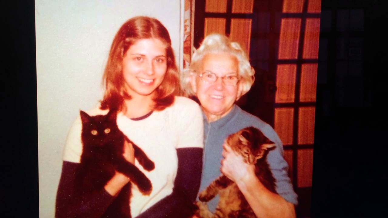 Mary Buczek sings the "Kitten song" in Polish - YouTube