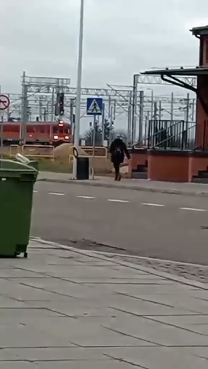 EN57 Regio relacji Gdynia Chylonia - Elbląg - YouTube