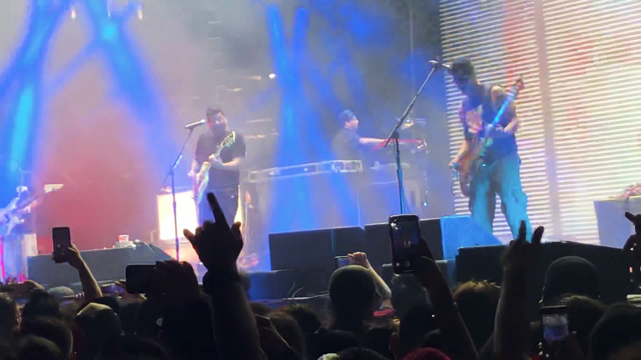 Deftones Smile Live*** RARE*** - YouTube