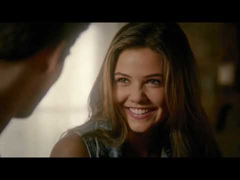 Davina Claire being hot for 15 minutes straight