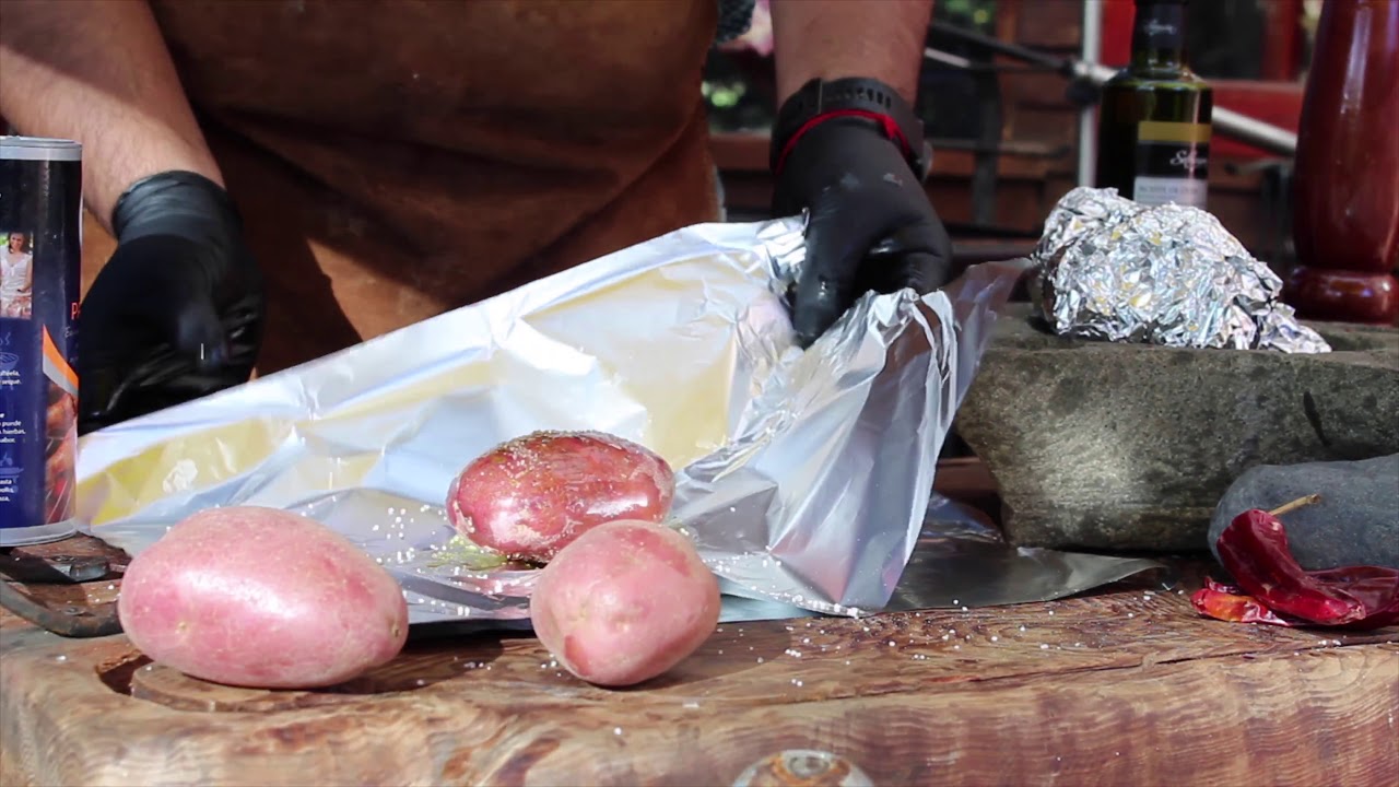 Papas al Rescoldo (Roasted Potatoes) - YouTube