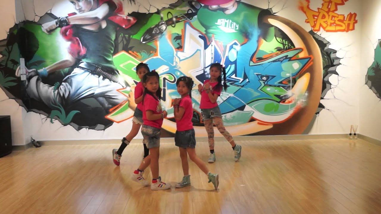 Yoki Dance 參賽片 - YouTube