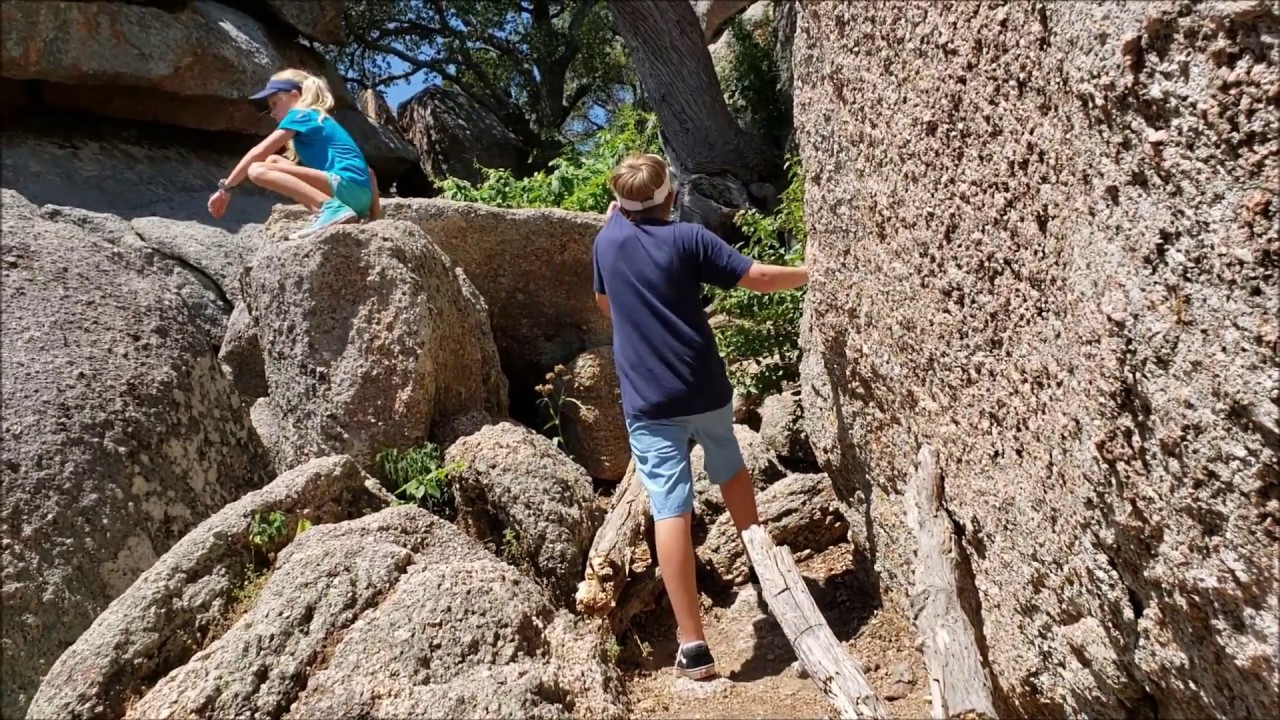 ENCHANTED ROCK || BIGGEST PINK GRANITE MONADNOCK IN THE USA. HIKING ...