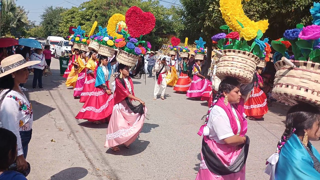 Que Lindas Tradiciones De Mi bello Tlapehuala Guerrero - YouTube