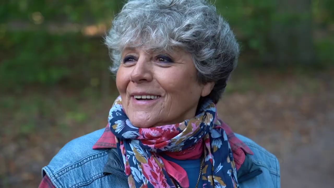 Corine's new star - Air De Valse feature - YouTube