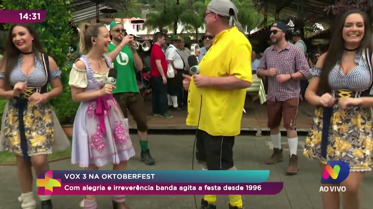 Vox 3 na Oktoberfest: com alegria, banda agita a festa desde 1996