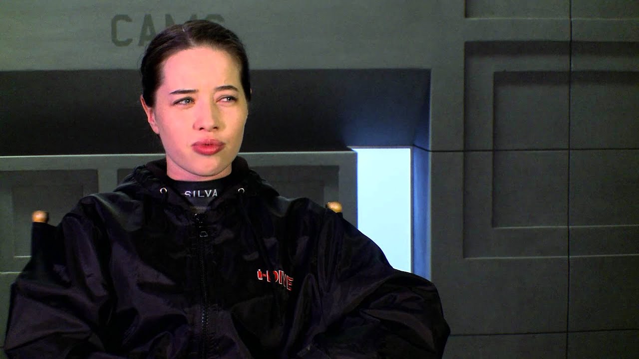 Halo 4 FUD Anna Popplewell Interview - YouTube