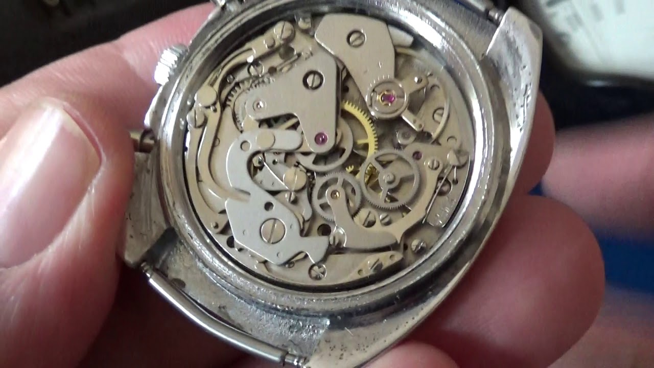 A vintage watch with a classic Valjoux movement - YouTube