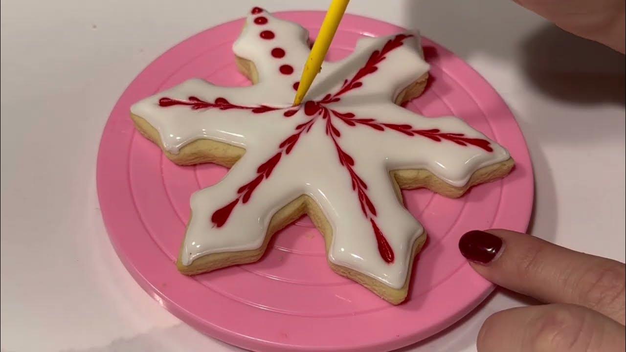 Wet-on-Wet Method Christmas Cookies [12 Days of Christmas Cookie Decorating Class] - YouTube