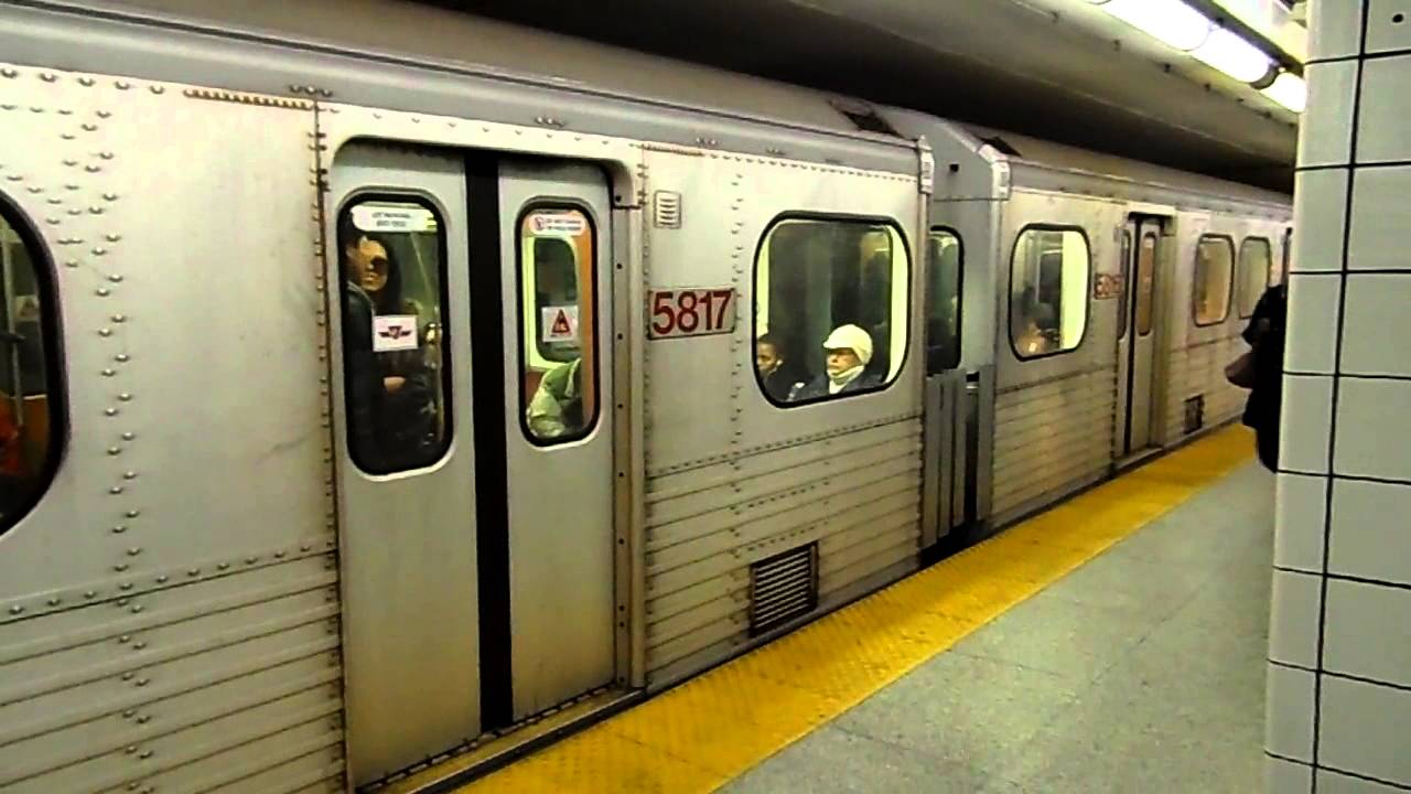 TTC UTDC H6 # 5817 Arriving At Bay Station - YouTube