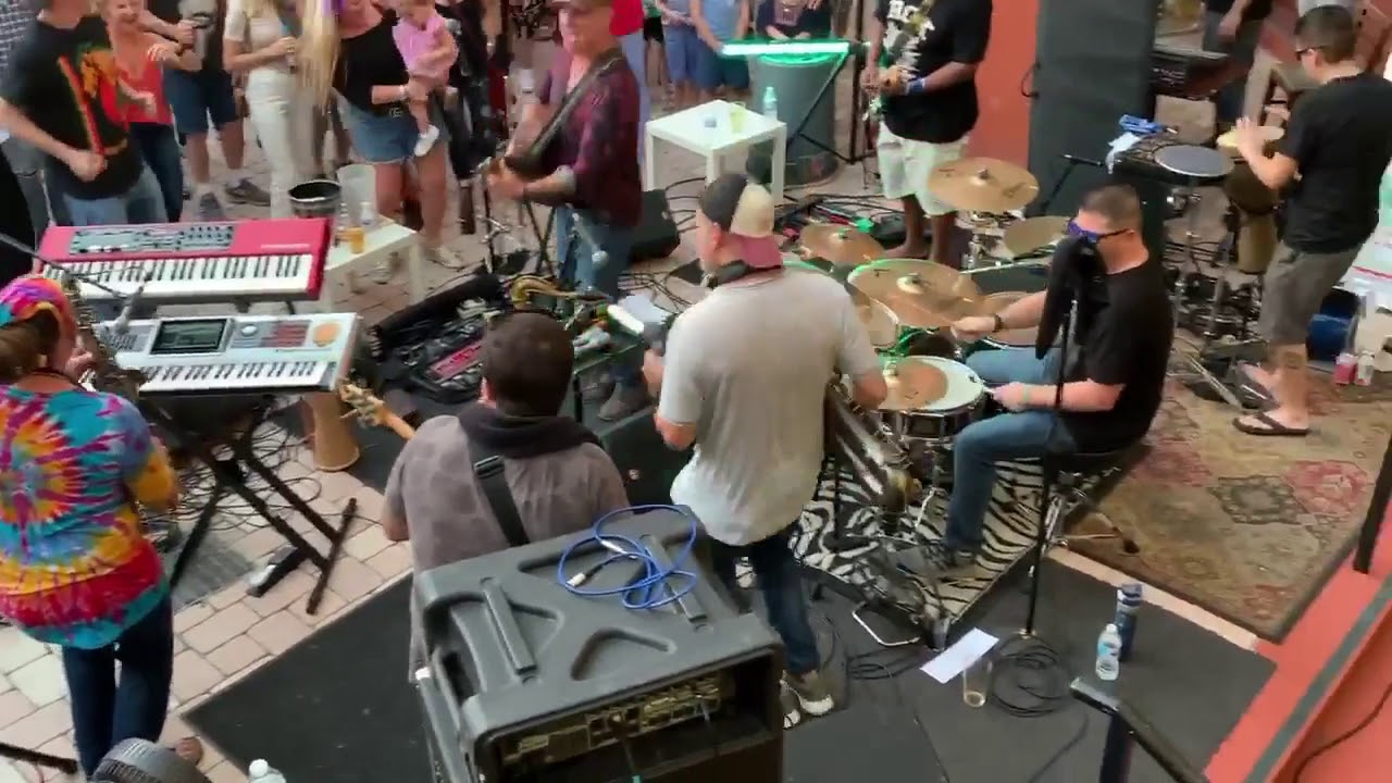 Buffalo Strange - Blue Skies (Juanjamon Sax Solo) @ The Ale & the Witch ...