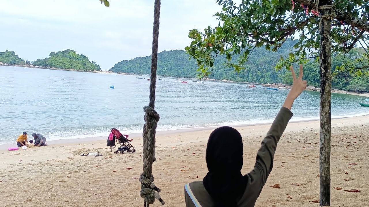 Sarapan di Anjungan Beach Resort sebelum jalan jalan ke pantai - Jalan ...