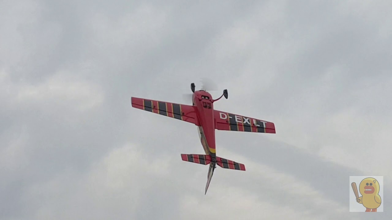 Pilot rc 107 inch extra 300 - YouTube