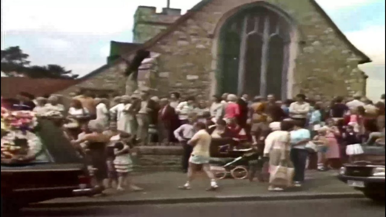 Violet Kray's funeral 1982. - YouTube