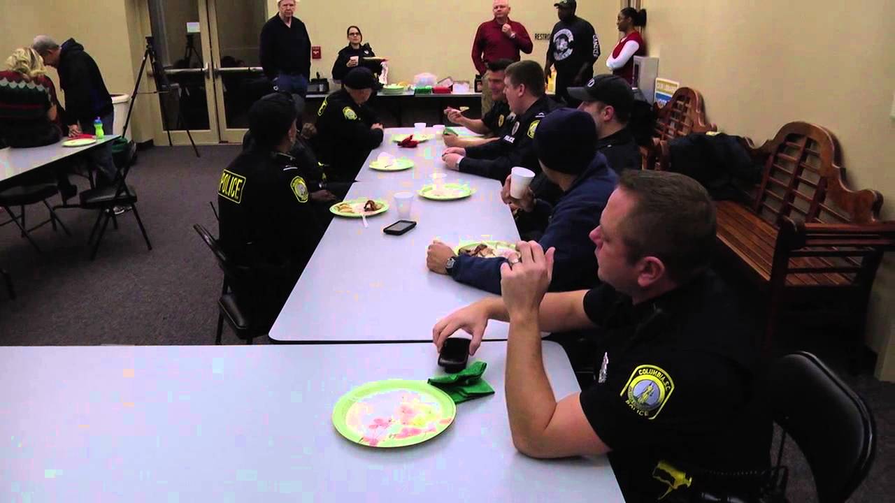 Columbia Police Dept. Provides Christmas Breakfast for On Duty Officers ...