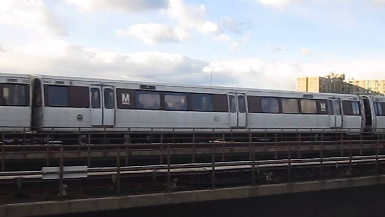 WMATA Red Line Train at Rhode Island Avenue - YouTube