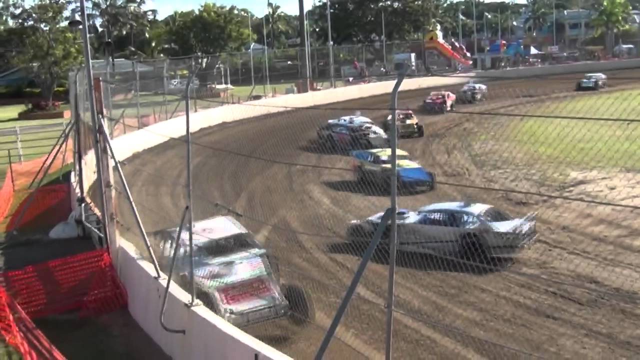 AMCA Nationals - Steve Potts Crash - Rockhampton Speedway - YouTube