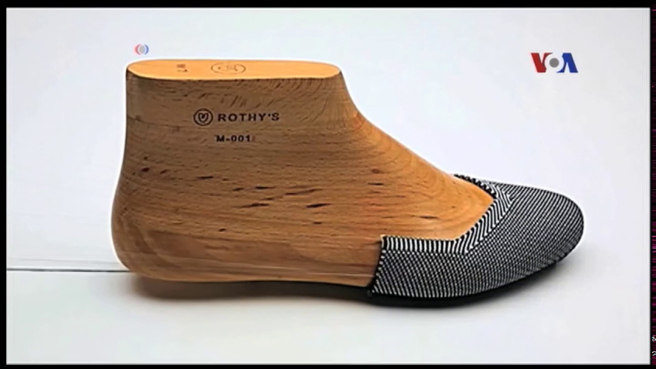 Sepatu dari Plastik Botol Air Kemasan Daur Ulang - Liputan Feature VOA ...