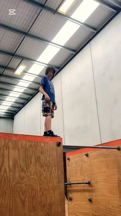 Jump fall fun - YouTube