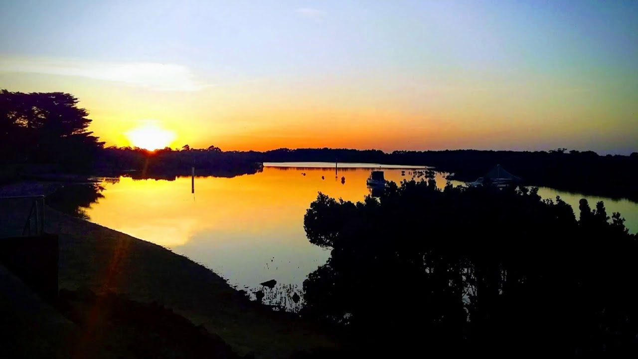Melbourne sunsets and sunrises - YouTube