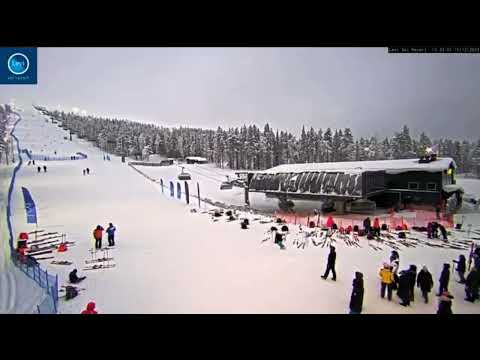 Tracy Bates skiing - Levi West Point webcam 15 December 2023