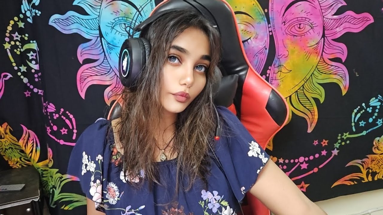 Being Pro Valorant Apex Legends Girl Gamer Valorant Live Apex Legends Live