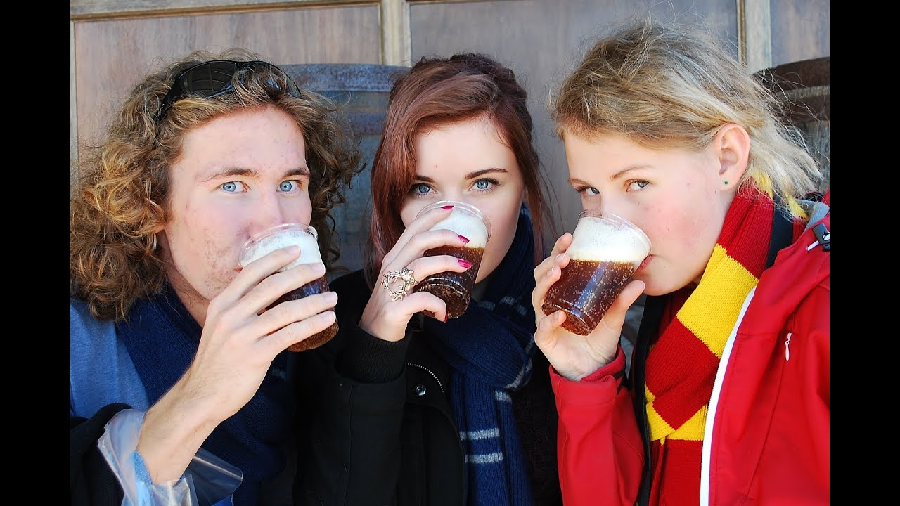 Harry Potter Butterbeer drink tutorial (easy) - YouTube