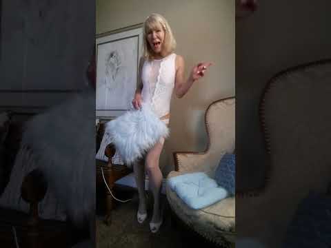 Crazy Carol Sings How Sweet It Is (To be loved by you) James Taylor vers