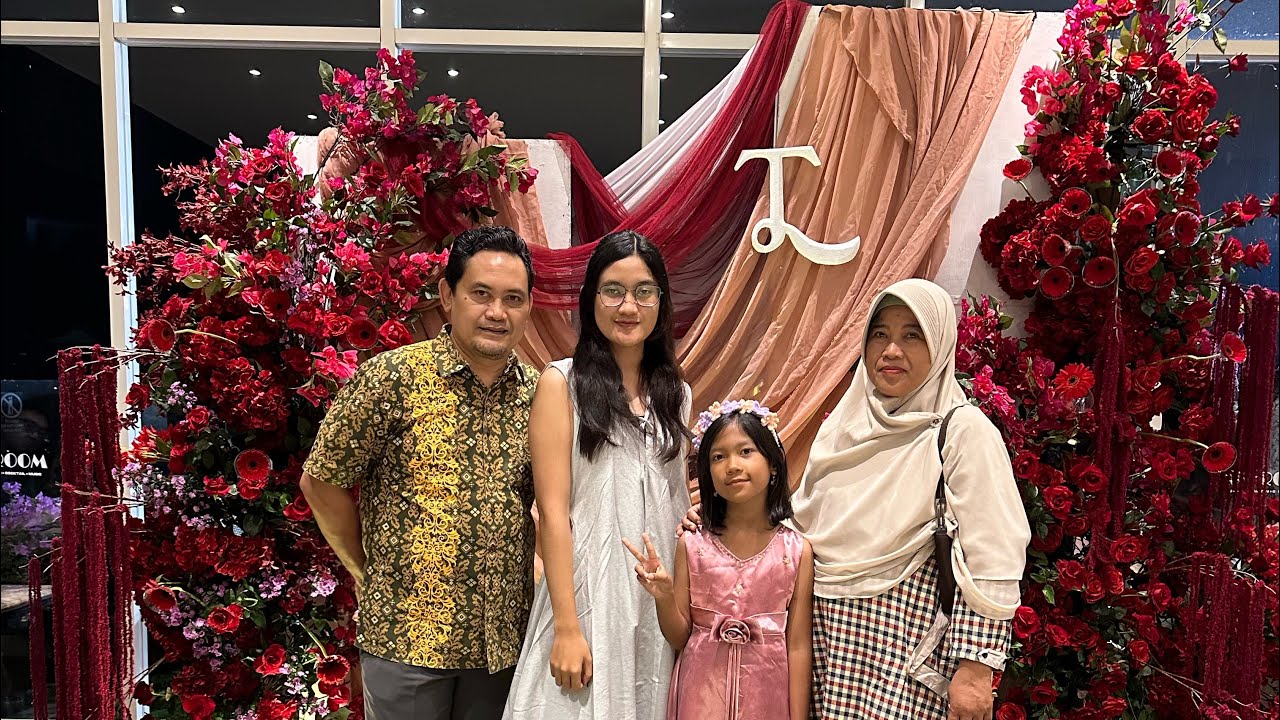 Main bersama keluarga - YouTube