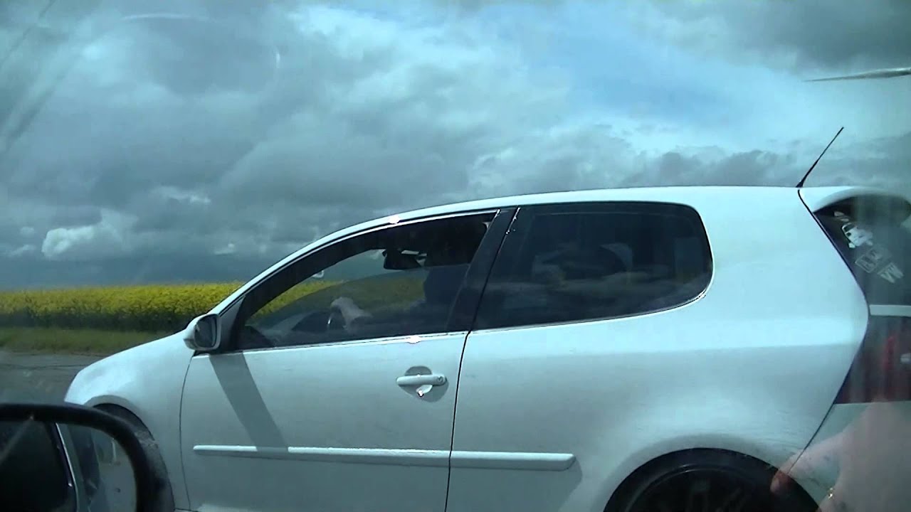clio rs 1 vs golf 5 gti 210ch prepa - YouTube