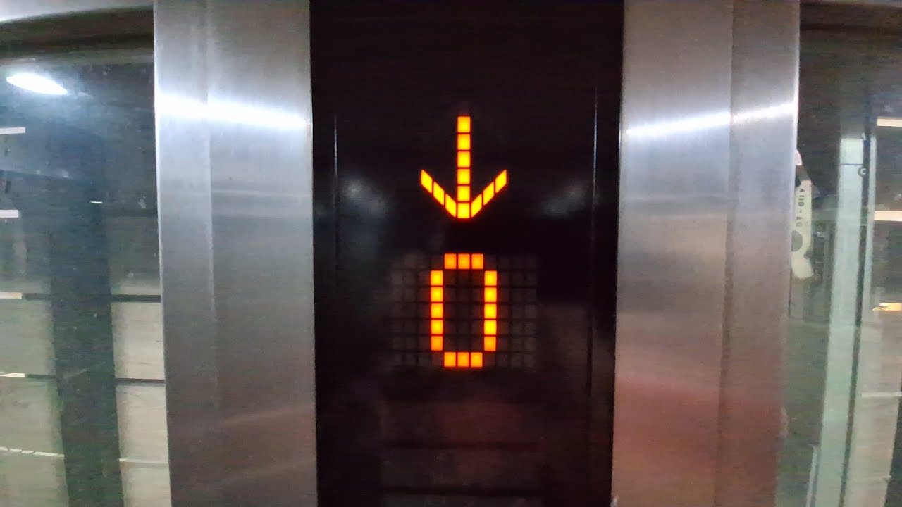 Mitsubishi Glass Lift to the Car Parks at the Preller Plein Shopping ...