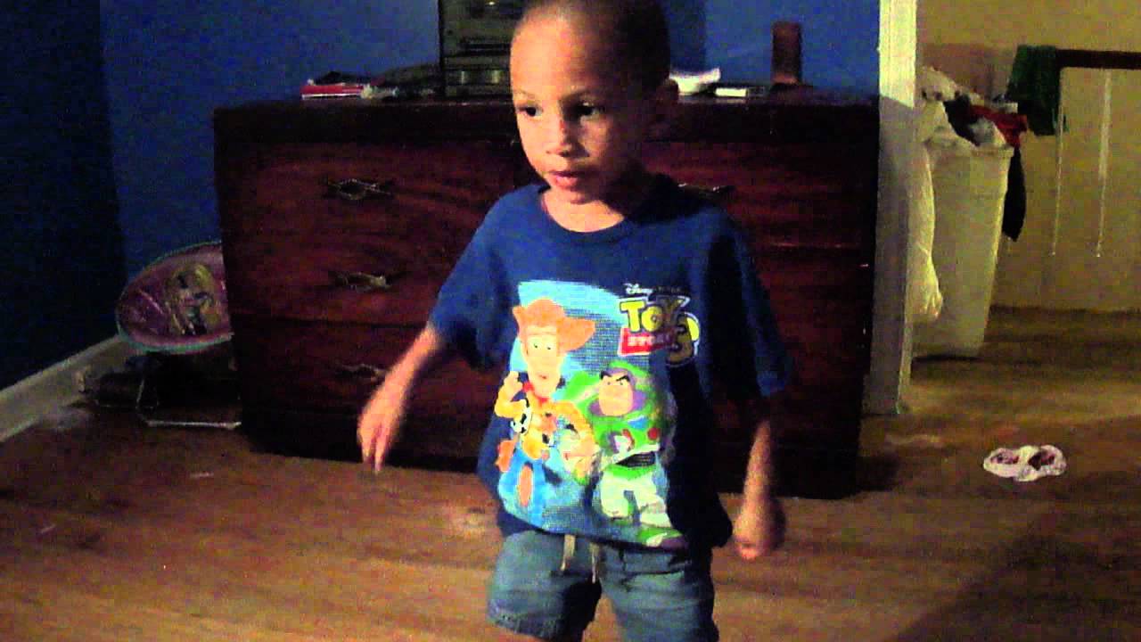 LIL KING "Wiggy Wiggy" 3 year old - YouTube