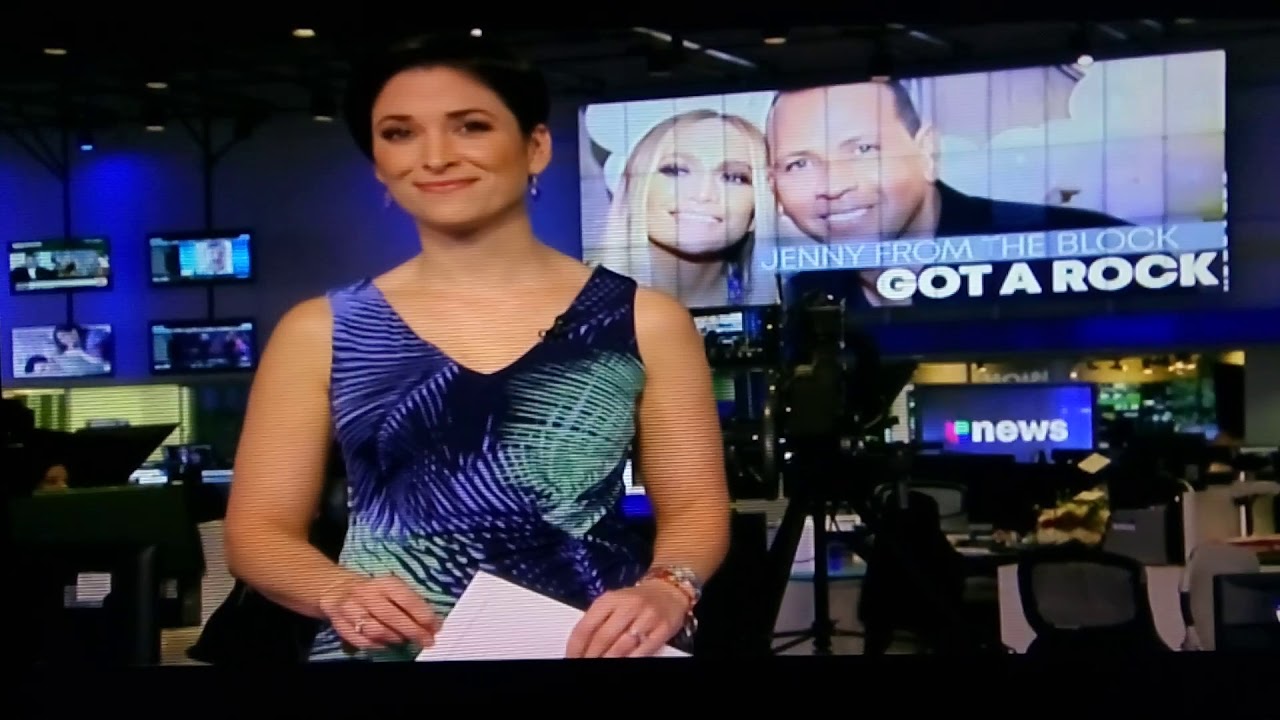 Miriam Arias Sexy Legs White And Black OutFit & Arantxa Loizaga Sexy ...