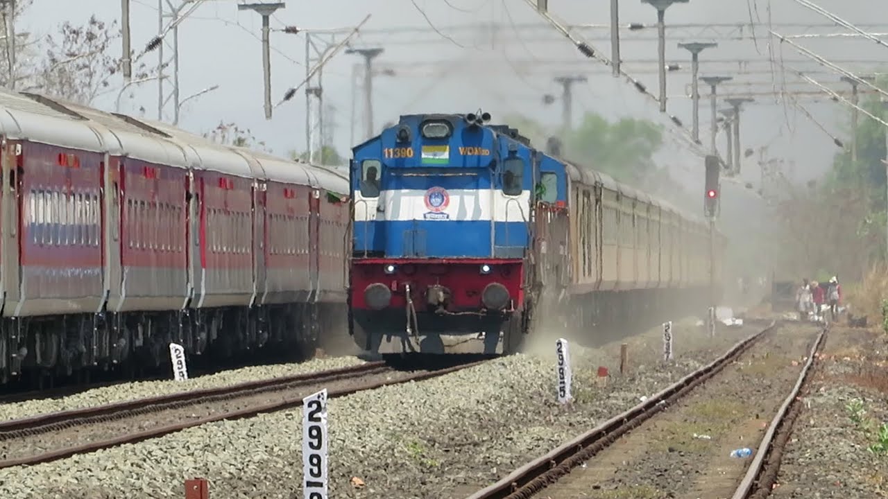 TEJAS EXPRESS Full Speed | Terrific Honking and Dust Storm Luxurious ...