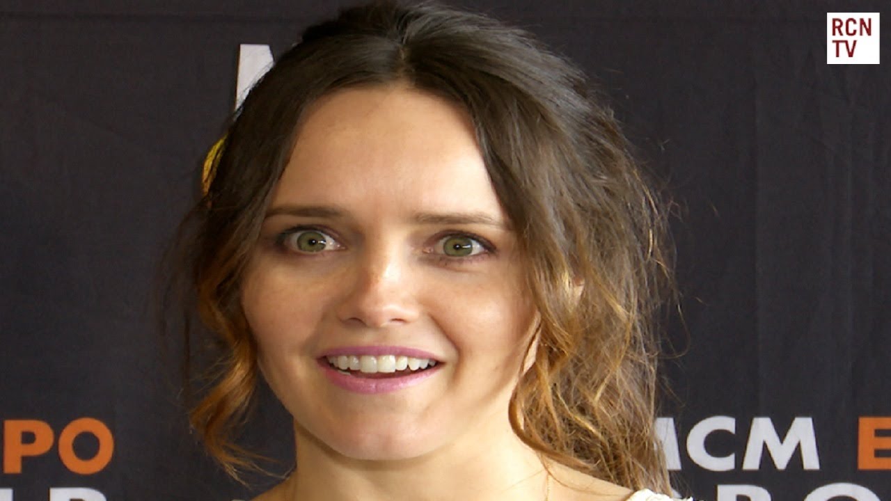 Rebecca Breeds Interview - Crazy Aurora Moments The Originals - YouTube