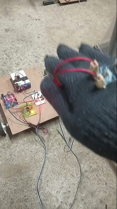 Gesture control robot using MEMS sensor - YouTube