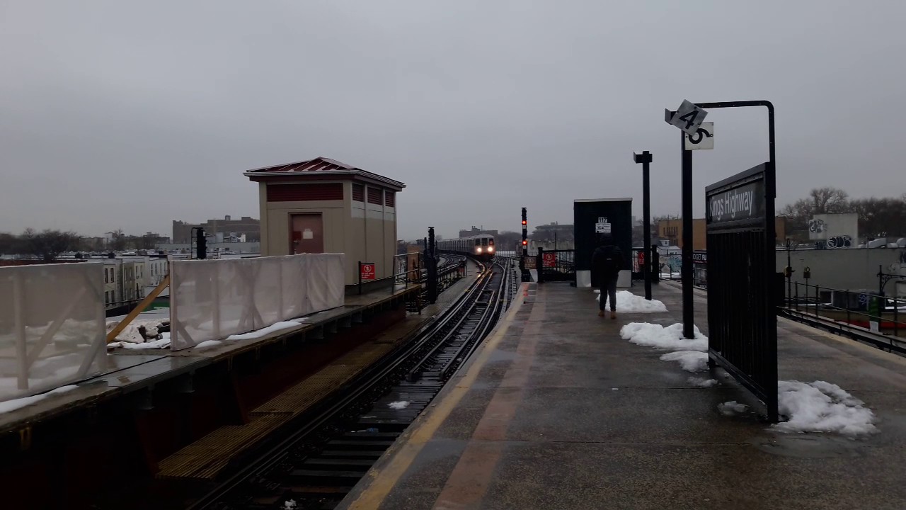 Rare: R68 (D) Train via the (F) express line arriving at Kings Highway ...